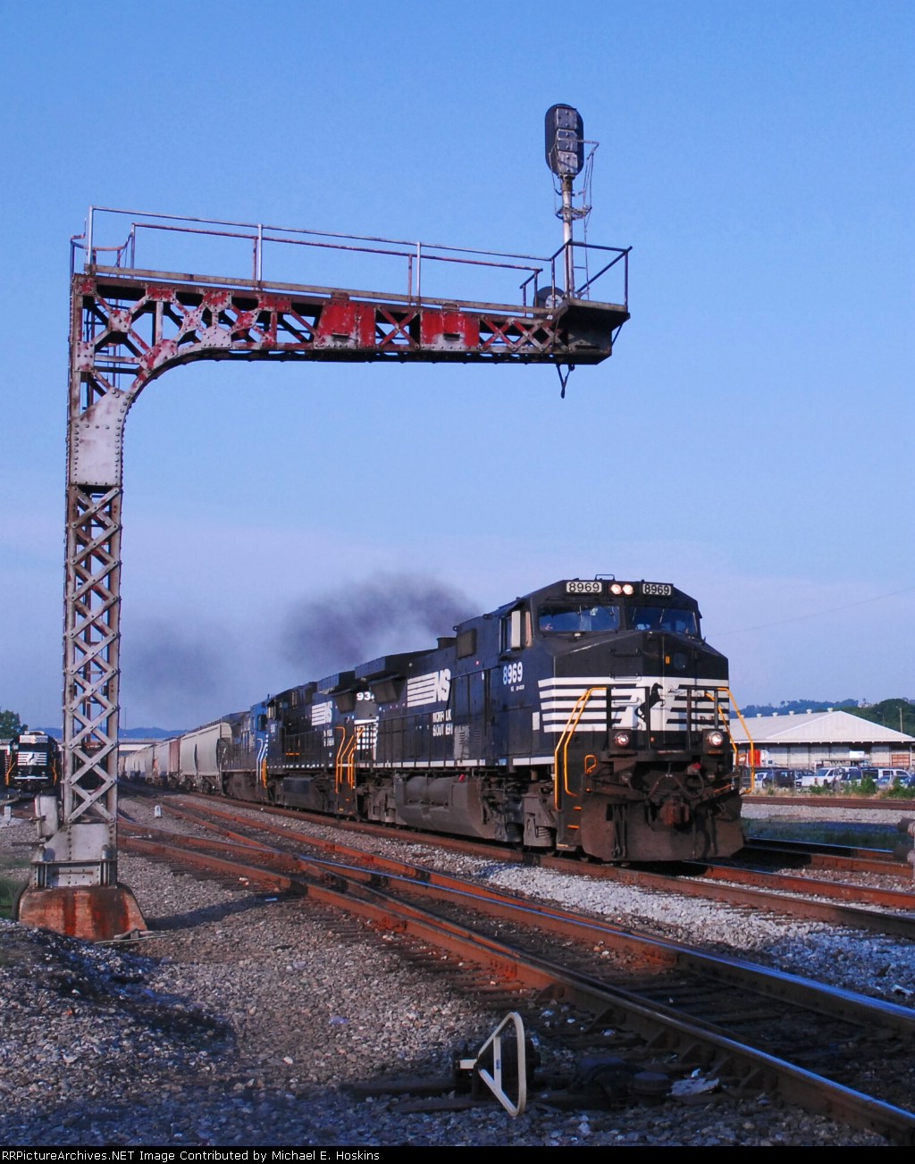 NS 8969 approaches 32nd st.